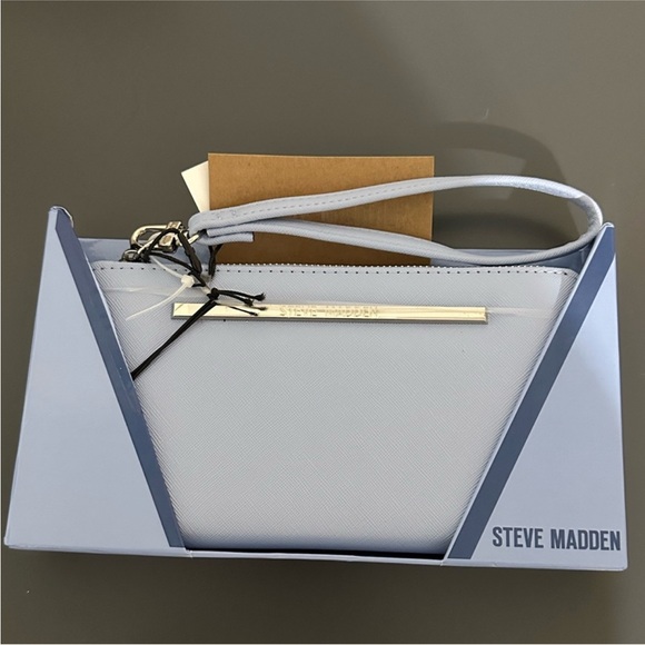Steve Madden | Bags | Steve Madden Light Blue Wristlet | Poshmark
